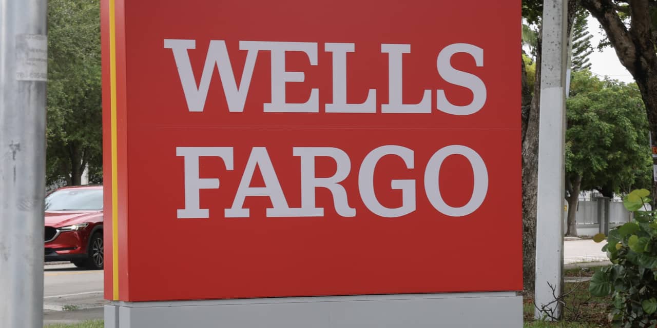 Wells Fargo comes up short on revenue as it sets new profit target