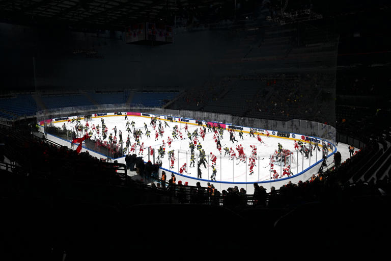 Hurry up and wait: College football needs to change its calendar