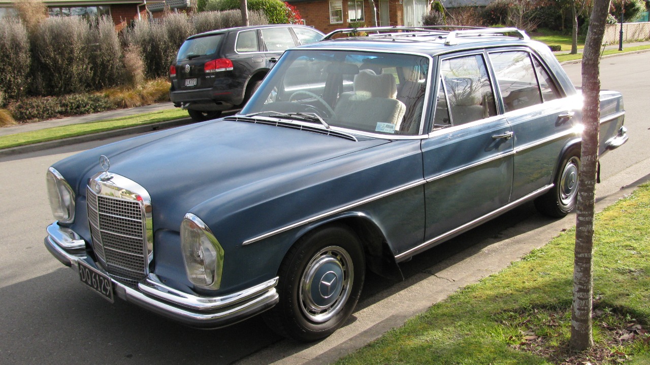 How the 1971 Mercedes-Benz 300SEL 6.3 bent expectations