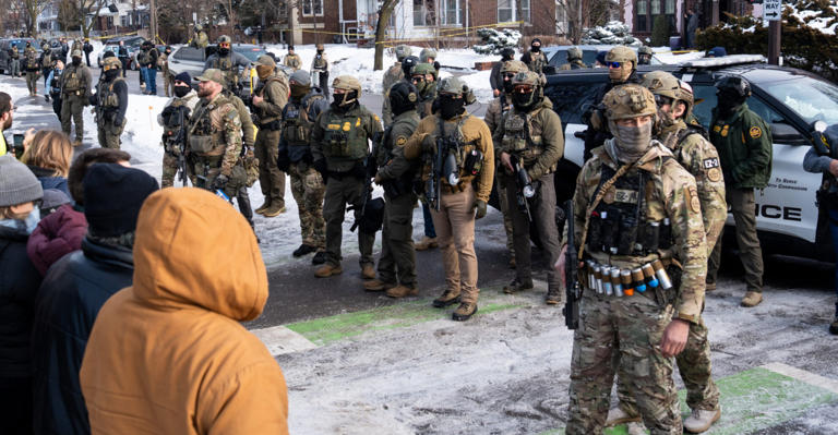 Minneapolis braces for hundreds more federal officers after 2,000 ...