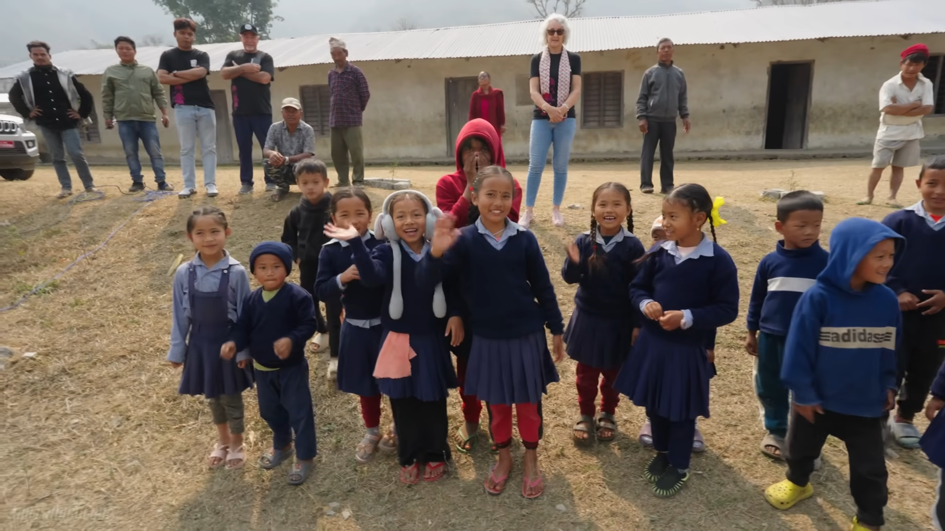 What happens at the Nepal border where 20,000 girls go missing every year