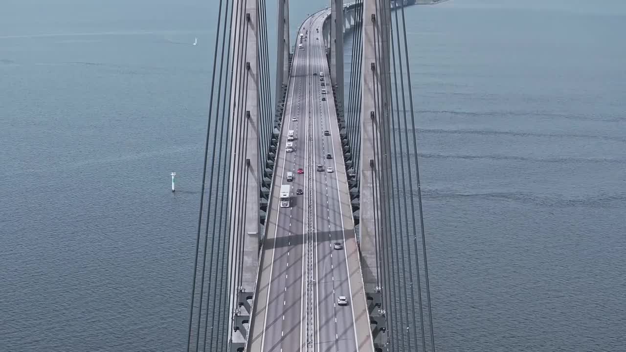 Denmark to Sweden: A drone tour of Øresund Bridge