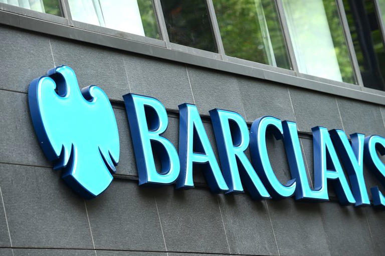 Barclays recommends 'vanishing trick' with £2 coins to boost savings