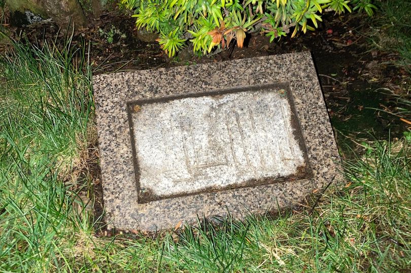 Prince Andrew plaque "temporarily" removed to avoid "vandalism"