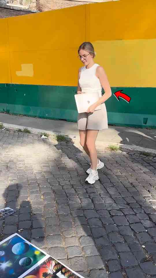 Rome street artist transforms MacBook for 30 euros