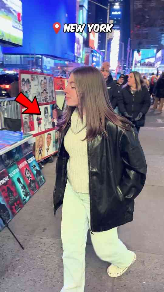 She asked a street artist to paint her jacket