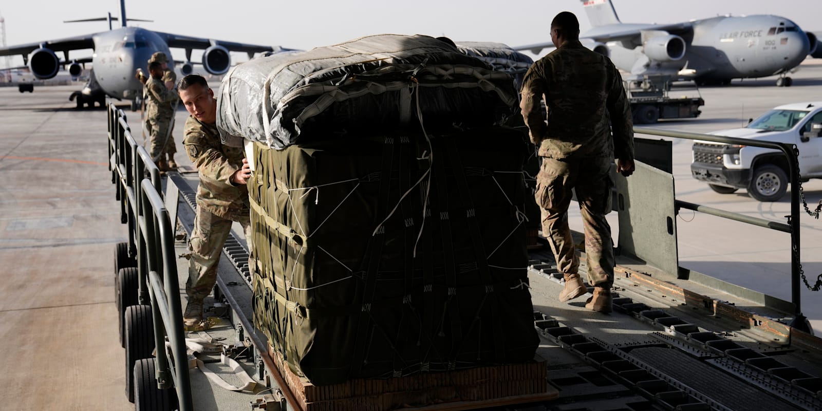 USA drar tillbaka personal från militärbaser efter Irans hot