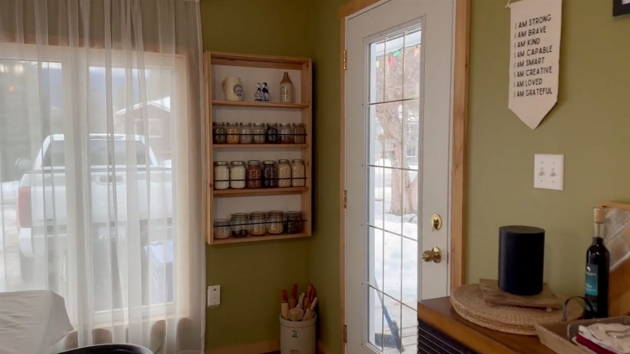 People with messy cabinets are obsessed with this idea!