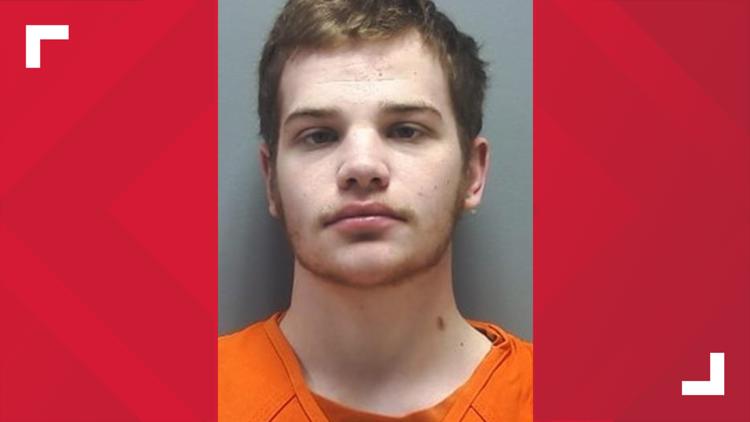 Man arrested after intentionally setting fire to commercial building in ...