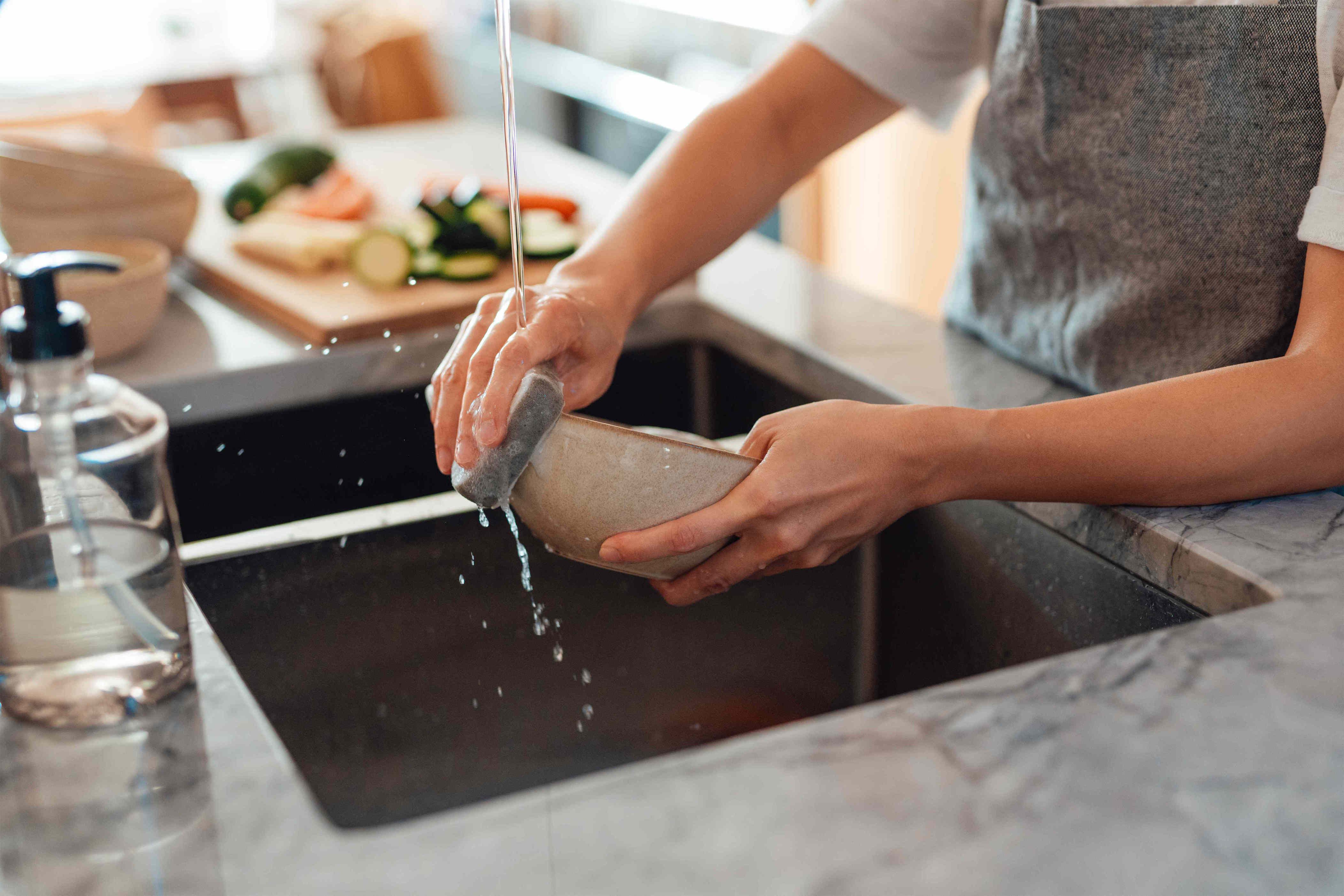 This clever dishwashing tool saves shoppers 'so much time' doing chores ...