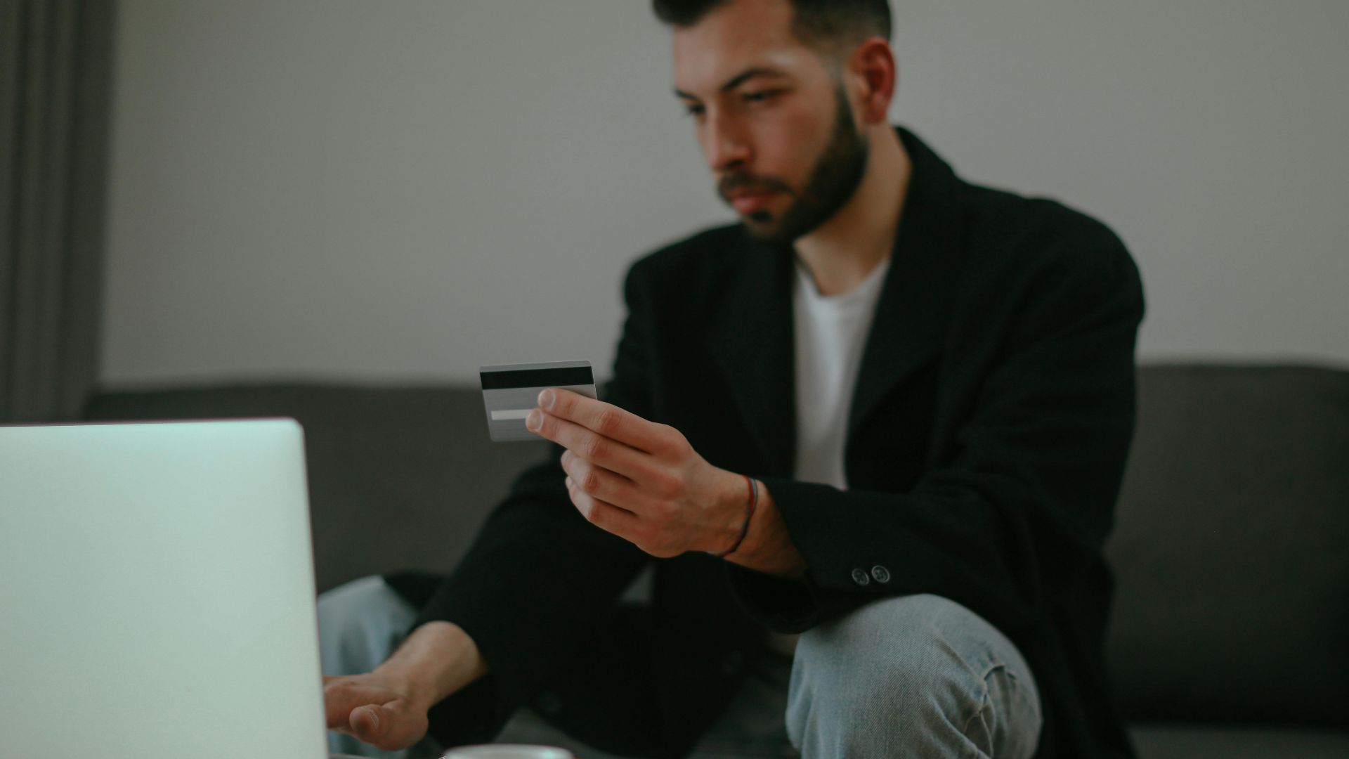 My friend borrowed my credit card "just for gas." Now she bought plane ...