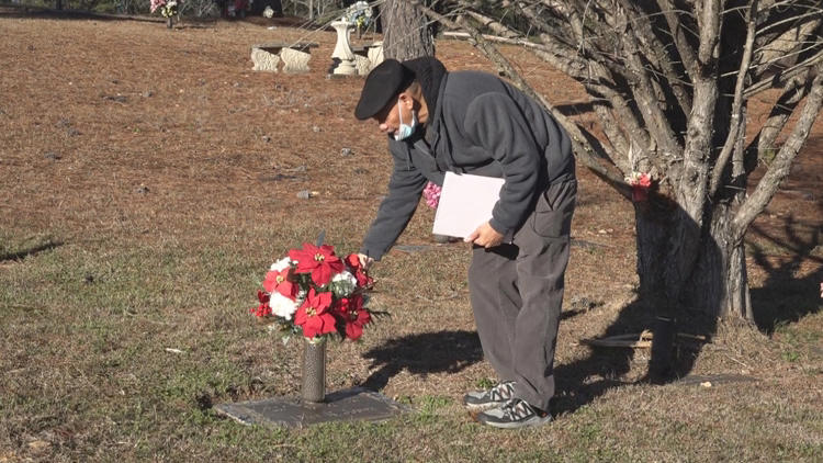 A Macon family bought graves beside loved one — but say two strangers ...