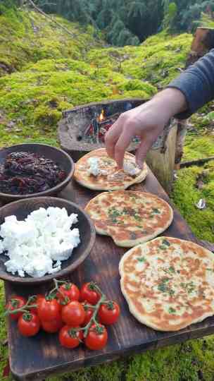 Flat bread with caramelized onions and goat cheese