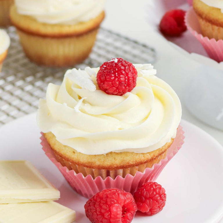 Raspberry and white chocolate cupcakes
