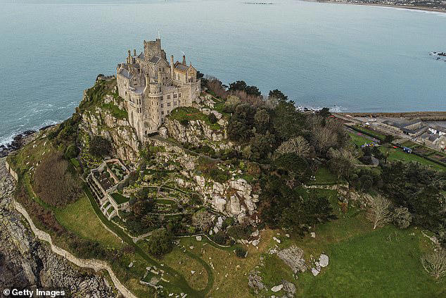 Frustrated residents hit out at lack of response after Storm Goretti ...