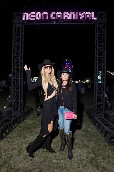 Paris Hilton is Kyle Richards' twin in a brown hair transformation: See ...