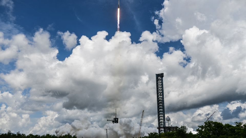 4 astronauts depart ISS, leaving behind just 3 crewmates to staff the ...