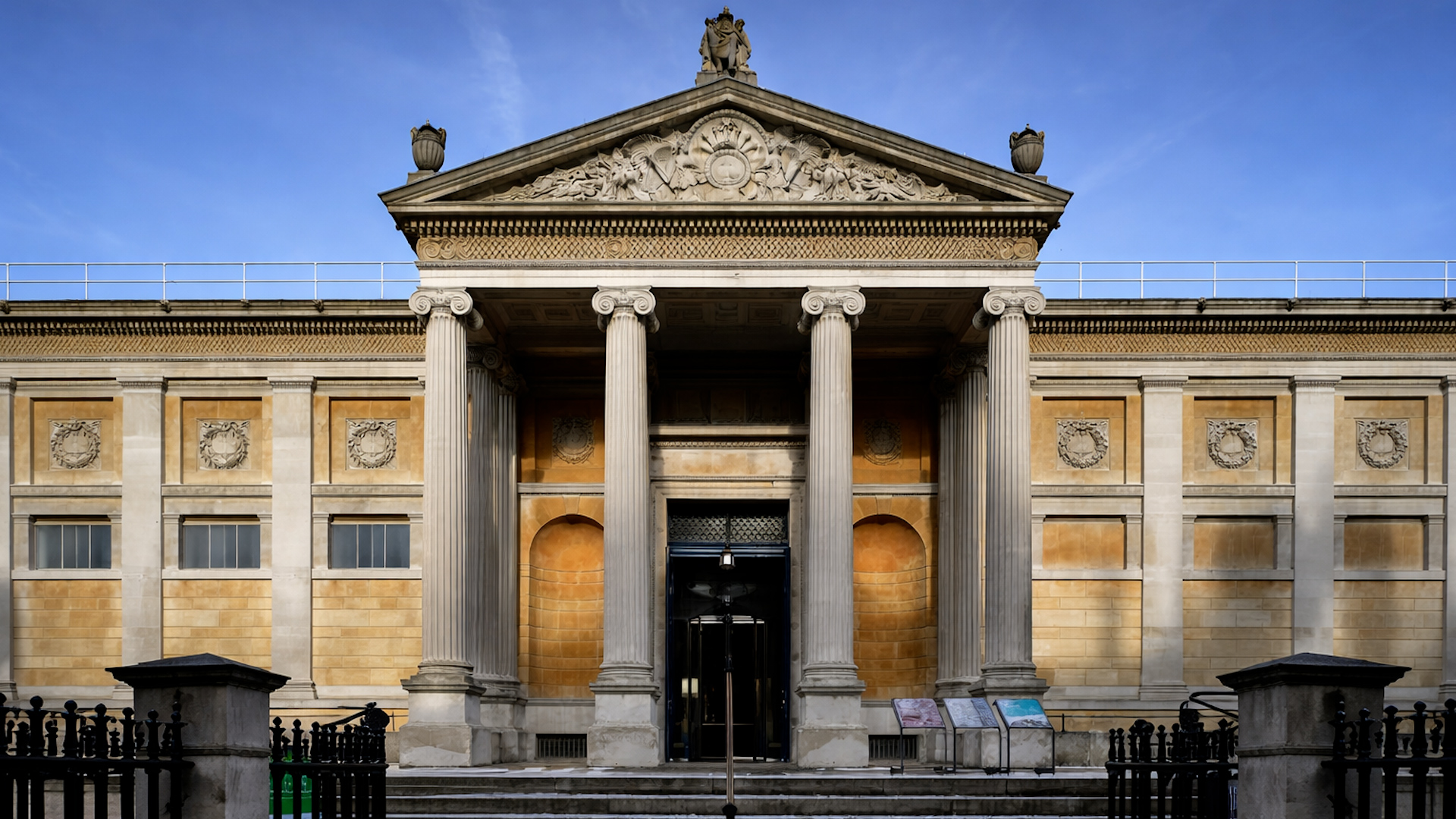 What to see in the Ashmolean Museum