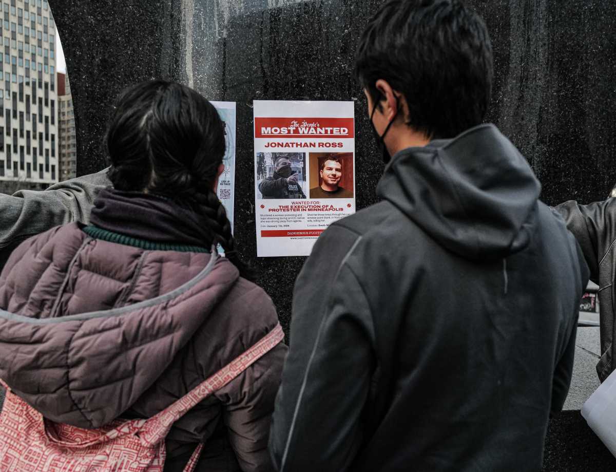 Radical anti-ICE protesters burn flags outside Manhattan immigration ...