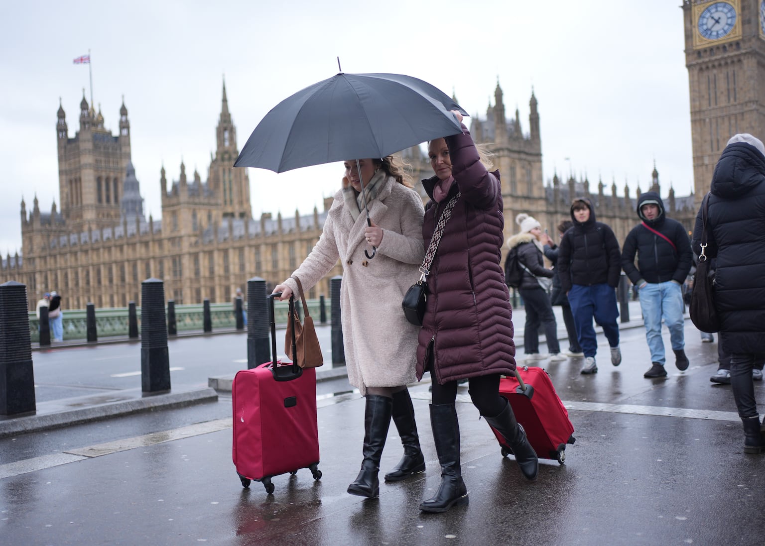 Weather warning issued as heavy and persistent rain could lead to flooding