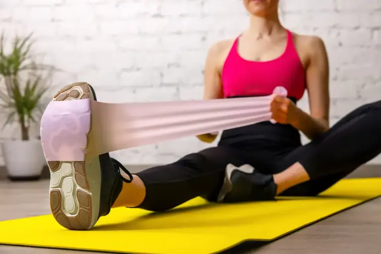 10 estiramientos de gemelos que te ayudarán a aliviar tensiones y ...