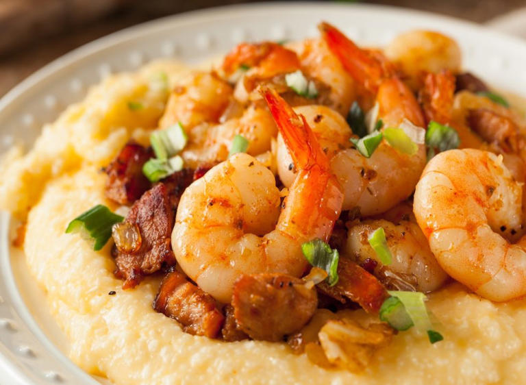 5 chain restaurants with the best shrimp and grits plates