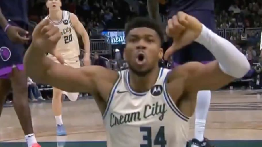 Giannis Antetokounmpo had simple reason for booing back at Bucks fans