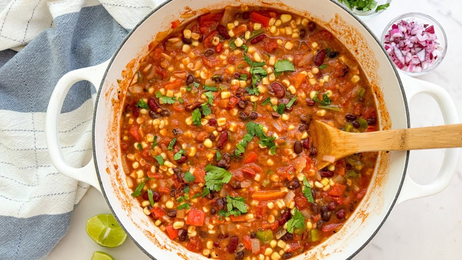 Basic 3-bean vegetarian chili recipe
