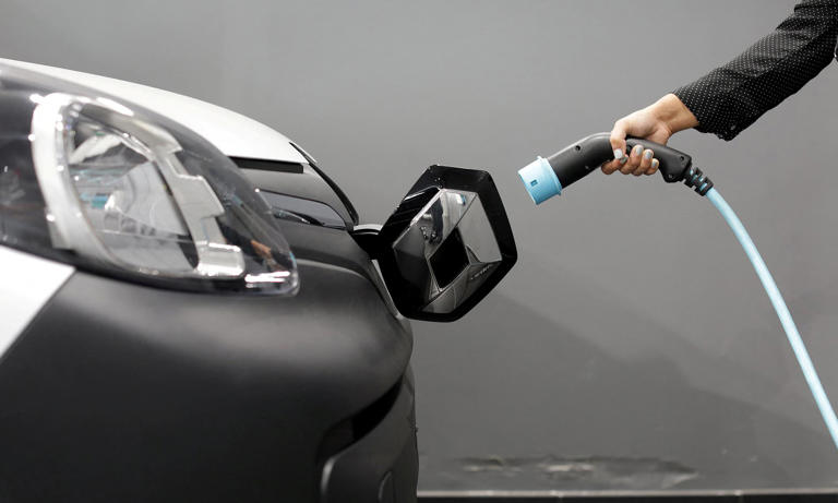 The average UK household is being priced out of electric car ownership ...