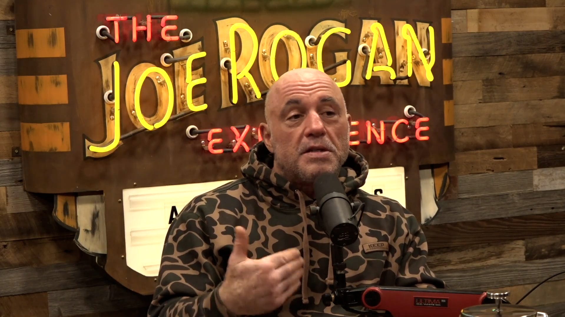 Media personality Joe Rogan slams ICE tactics on podcast after fatal ...