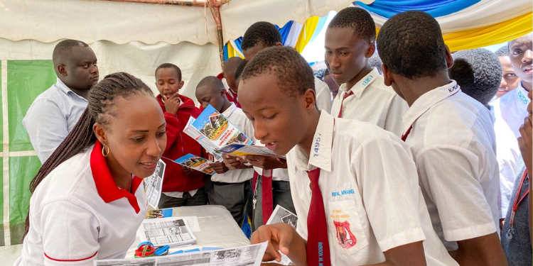 MP Shah Chania Boys High School, history, performance and contacts