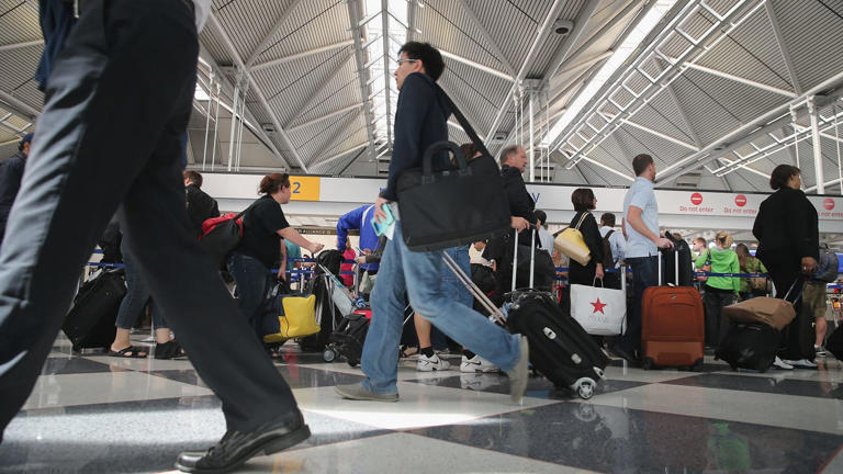 Ground stop issued at O'Hare Airport due to snow