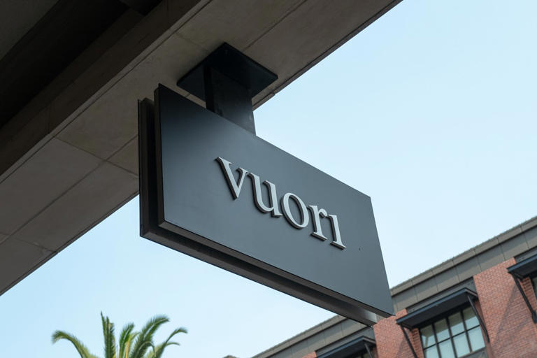 Vuori’s popular performance joggers that feel like a 'cloud' are a rare ...