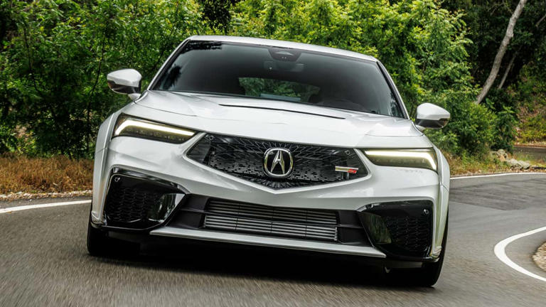 We asked every automaker how many customers went for manuals in 2025