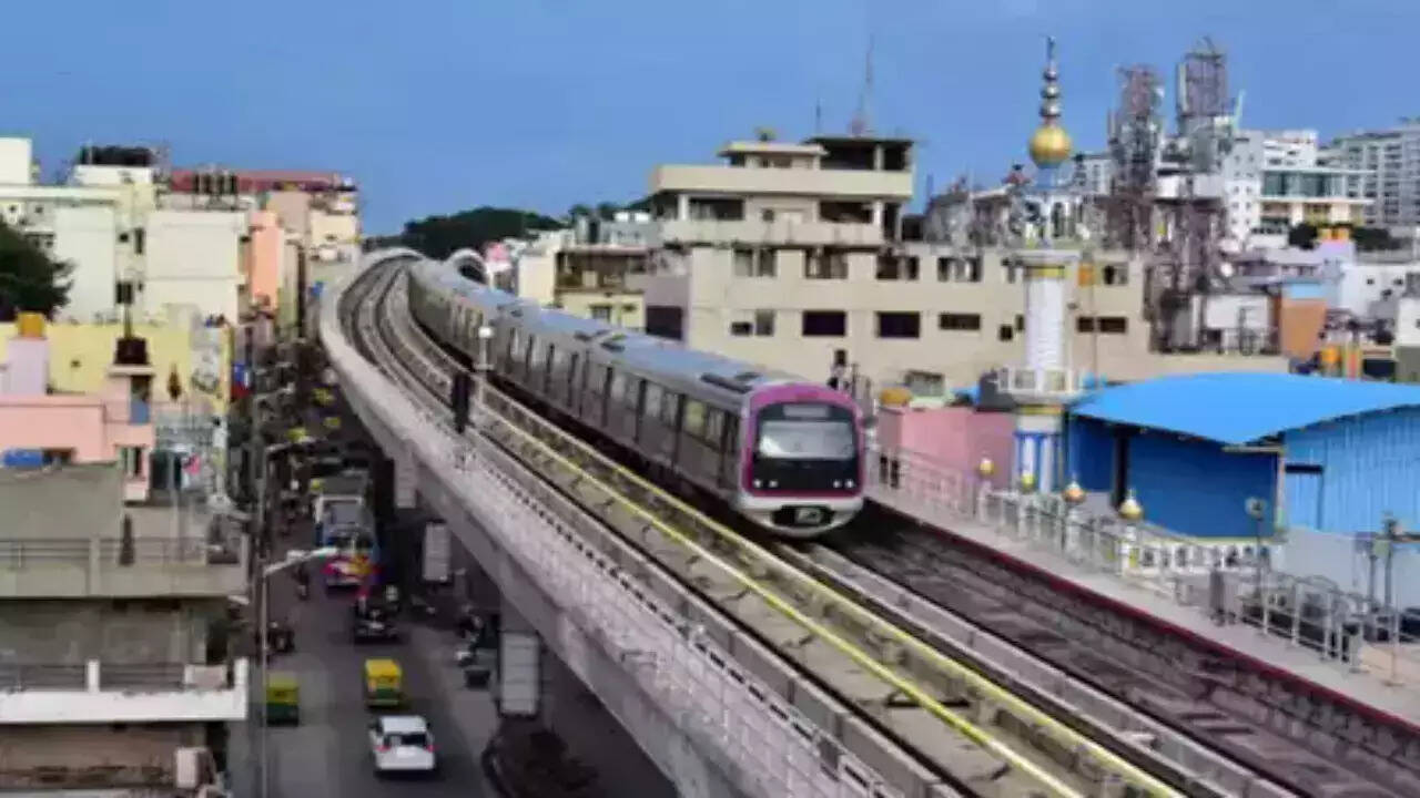 Bengaluru Metro yellow line trains now every 10 minutes; unlimited QR ...