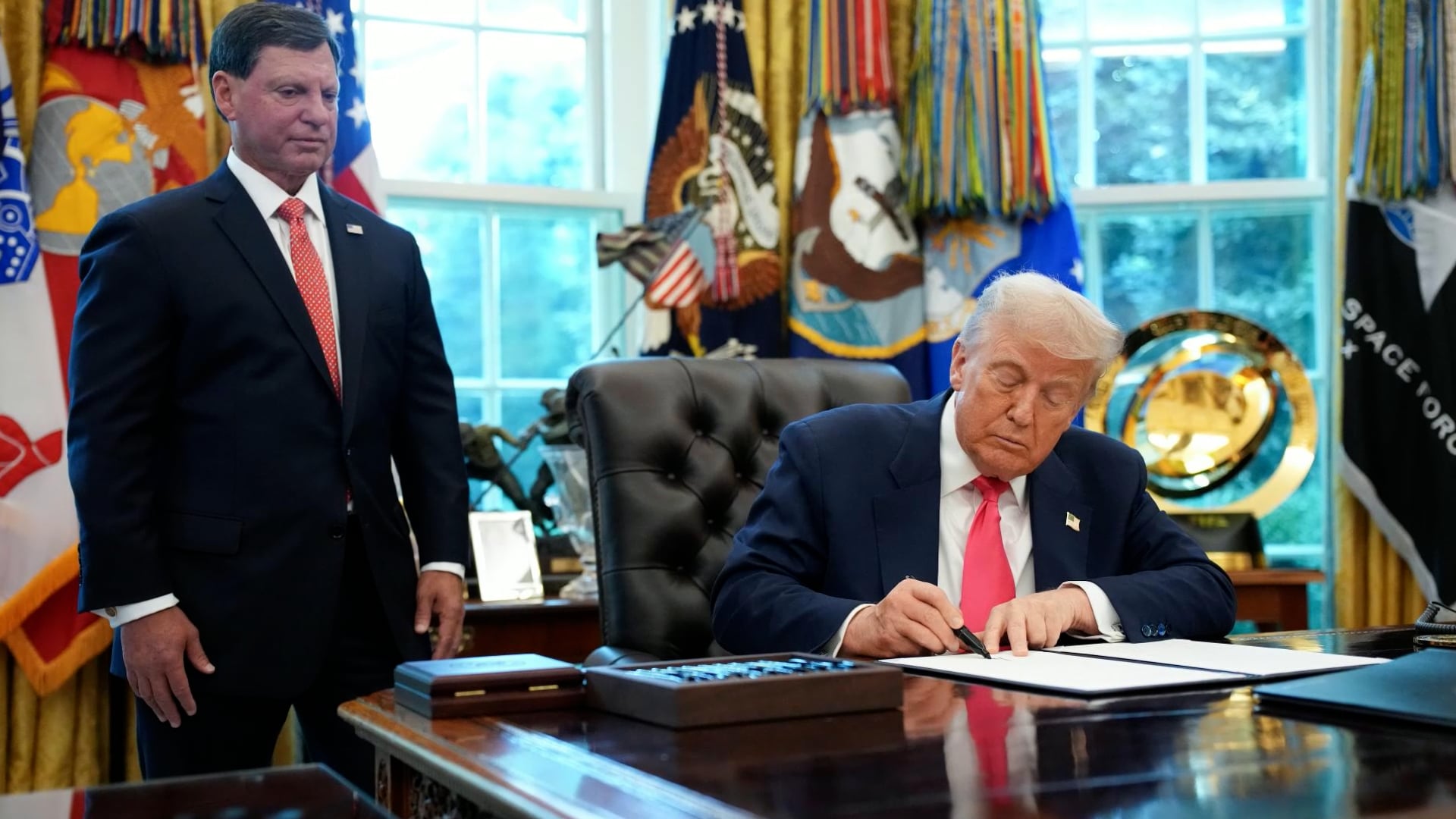 Trump's Social Security tax cut: why experts call it "rhetorical ...