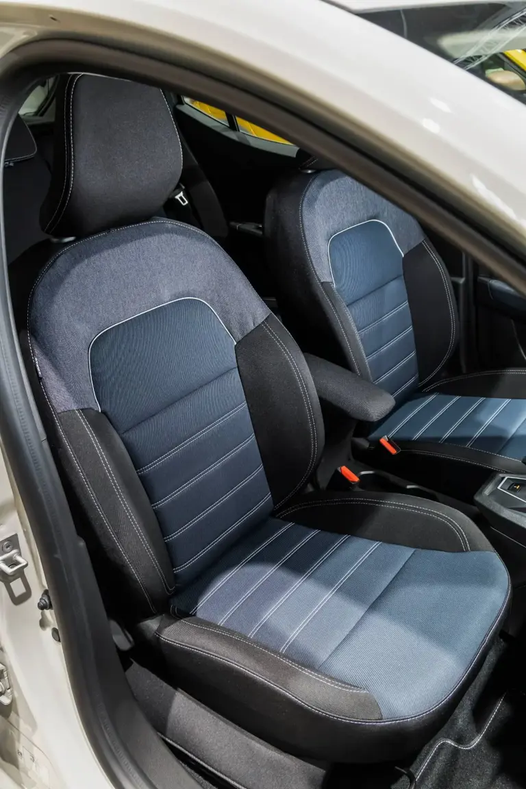 Nuova Dacia Sandero 2026: ecco come cambiano gli interni. Schermi da 10 ...