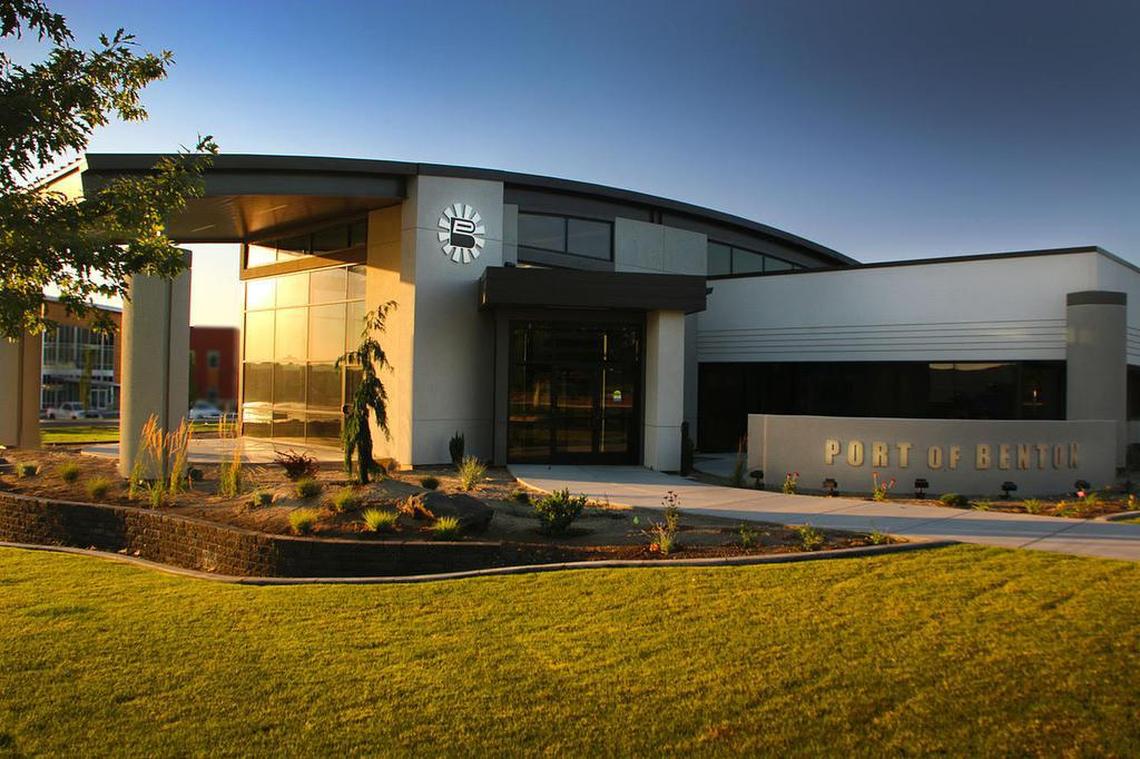 Suspended port exec claims commission retaliated to protect one of its own