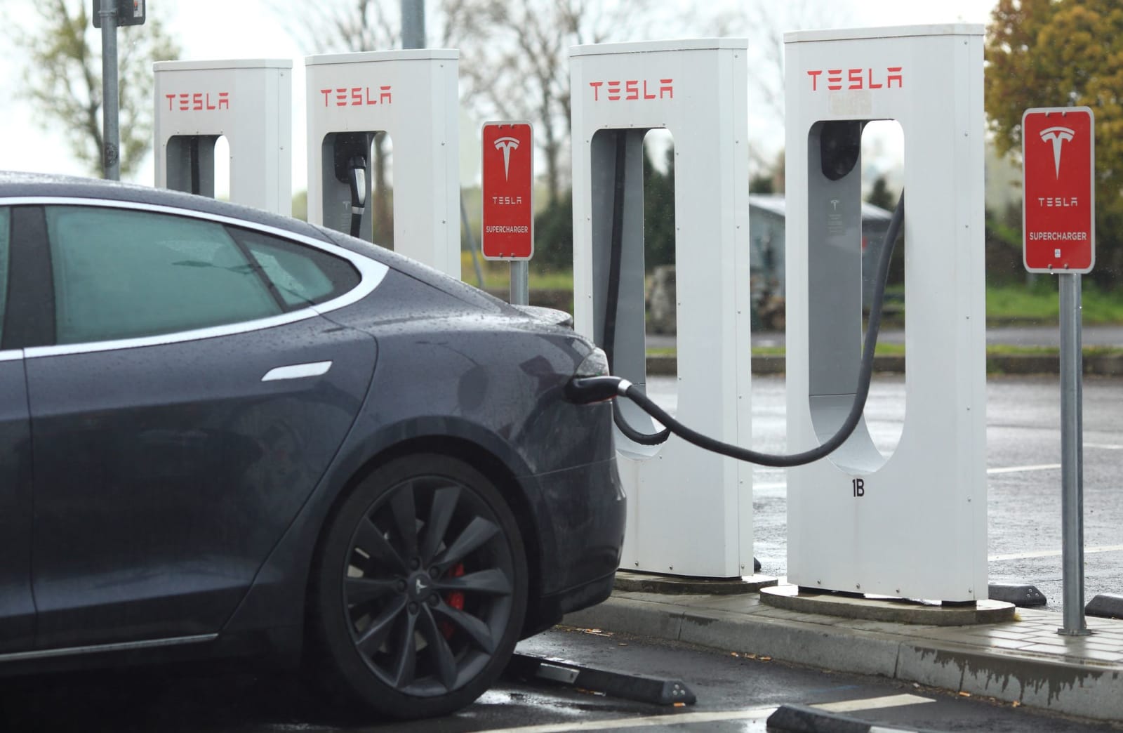 Why Tesla is under fire for its dangerous door handles