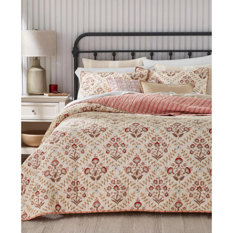 Macy's is selling a 'beautiful' 100% cotton quilt set for only $71