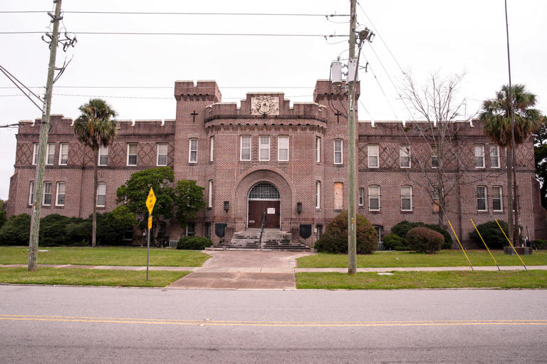 City will sell 110-year-old armory for redevelopment as food hall