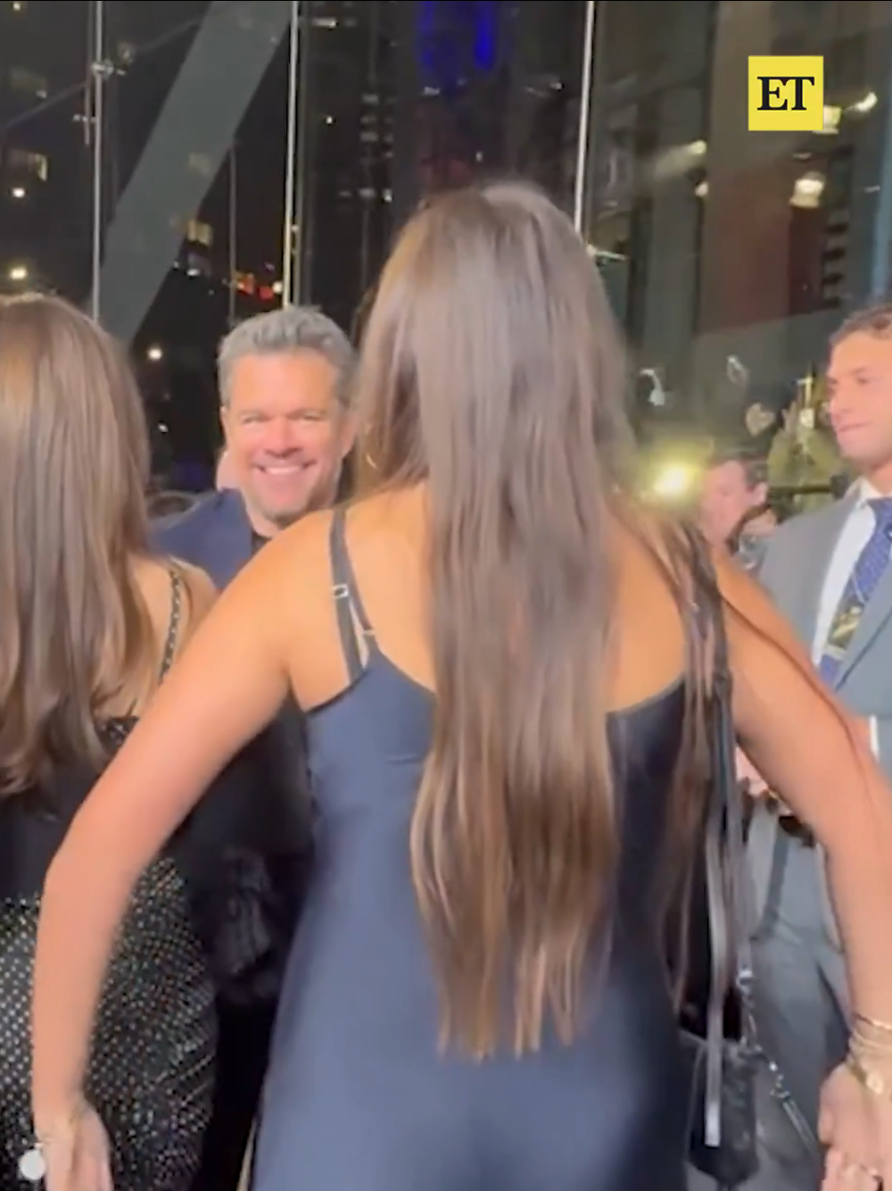 Matt Damon’s teen daughter just mercilessly roasted how he was posing ...