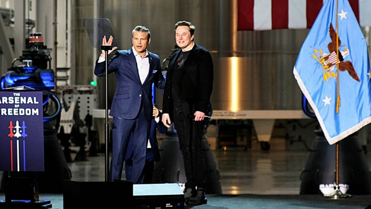"The Vulcan Salute" — Elon Musk and U.S. War Secretary Hegseth Wants to ...