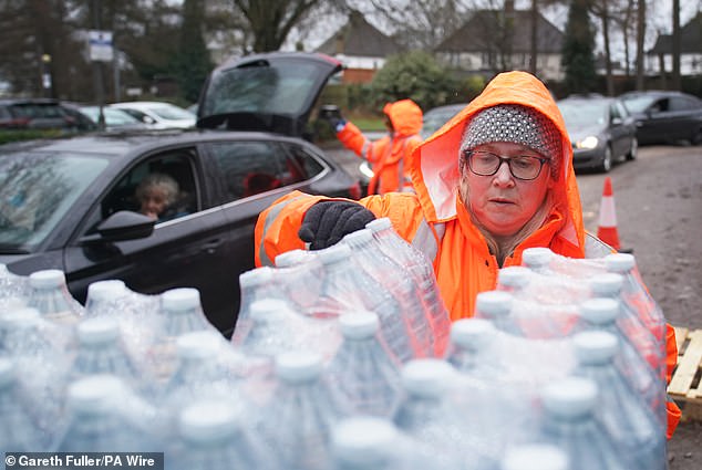 Nigel Farage says £400,000-a-year water chief must go as thousands of ...