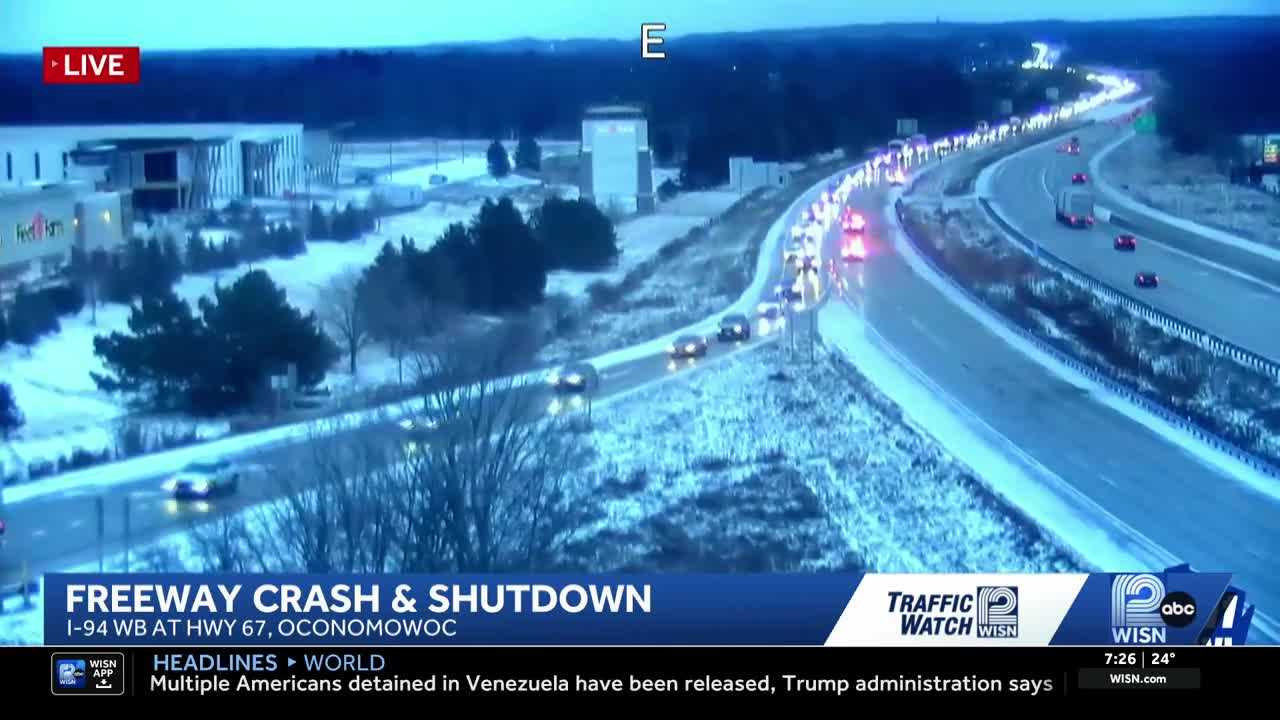 Crash closes I-94 westbound at Highway 67 in Oconomowoc