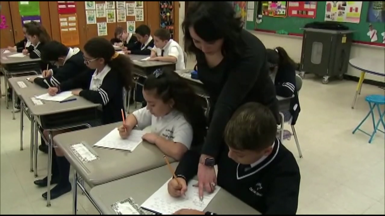 Florida lawmakers weigh new contracts, pay rules as teacher vacancies grow