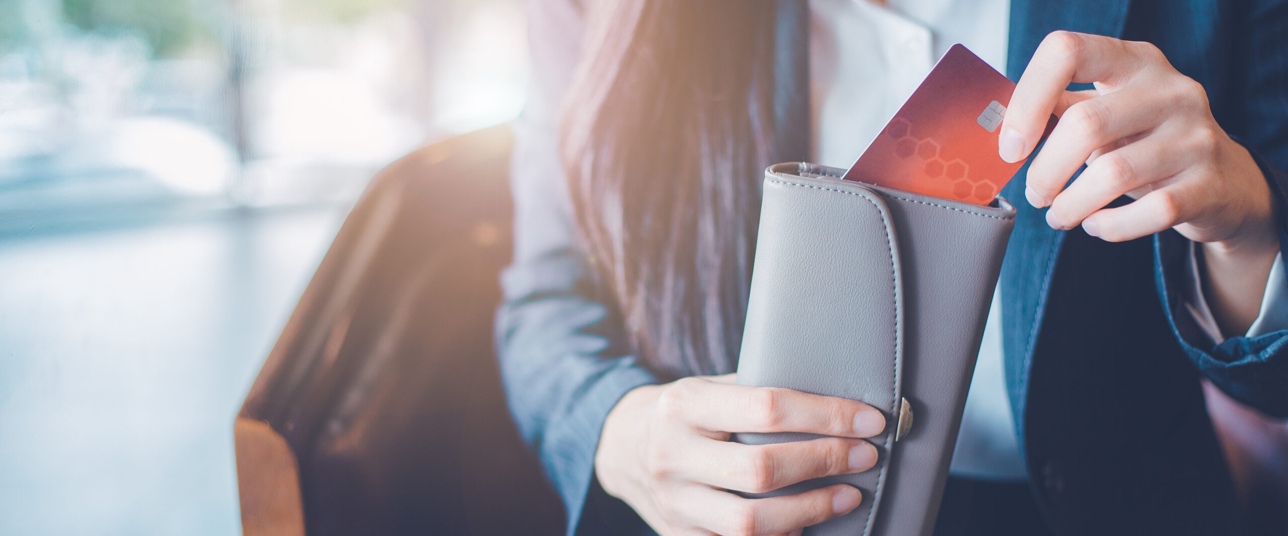 The pros and cons of a payroll card