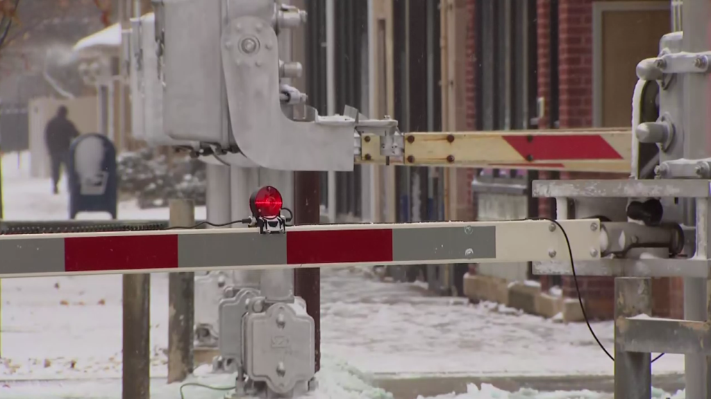 CTA Brown Line train hits car on Chicago's Northwest Side