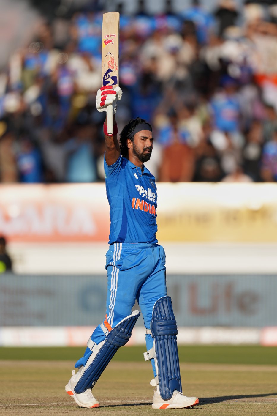 Mitchell's unbeaten 131 powers New Zealand to ODI series-leveling win ...