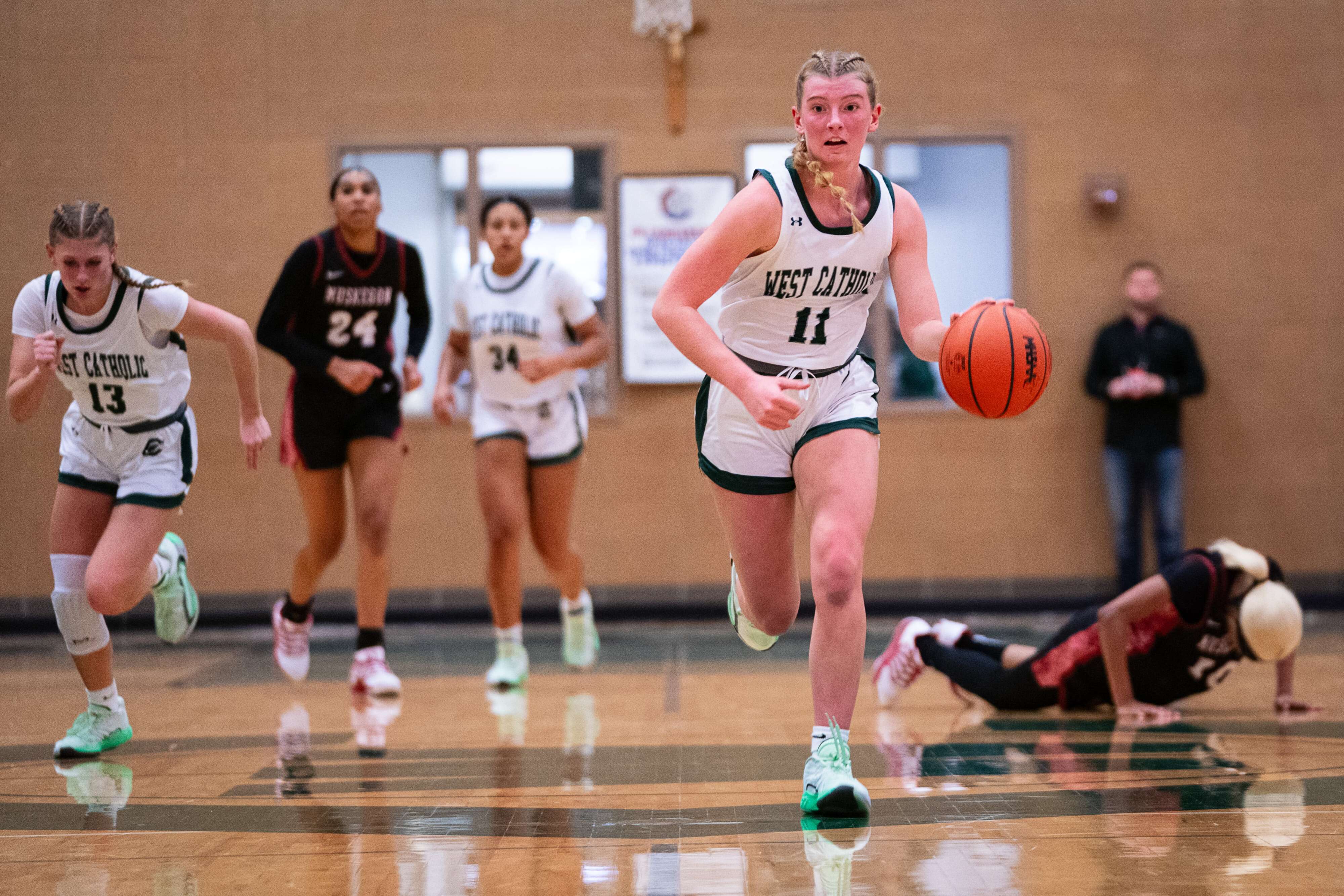 Sophomore’s 27-point outburst headlines Grand Rapids-area girls hoops ...